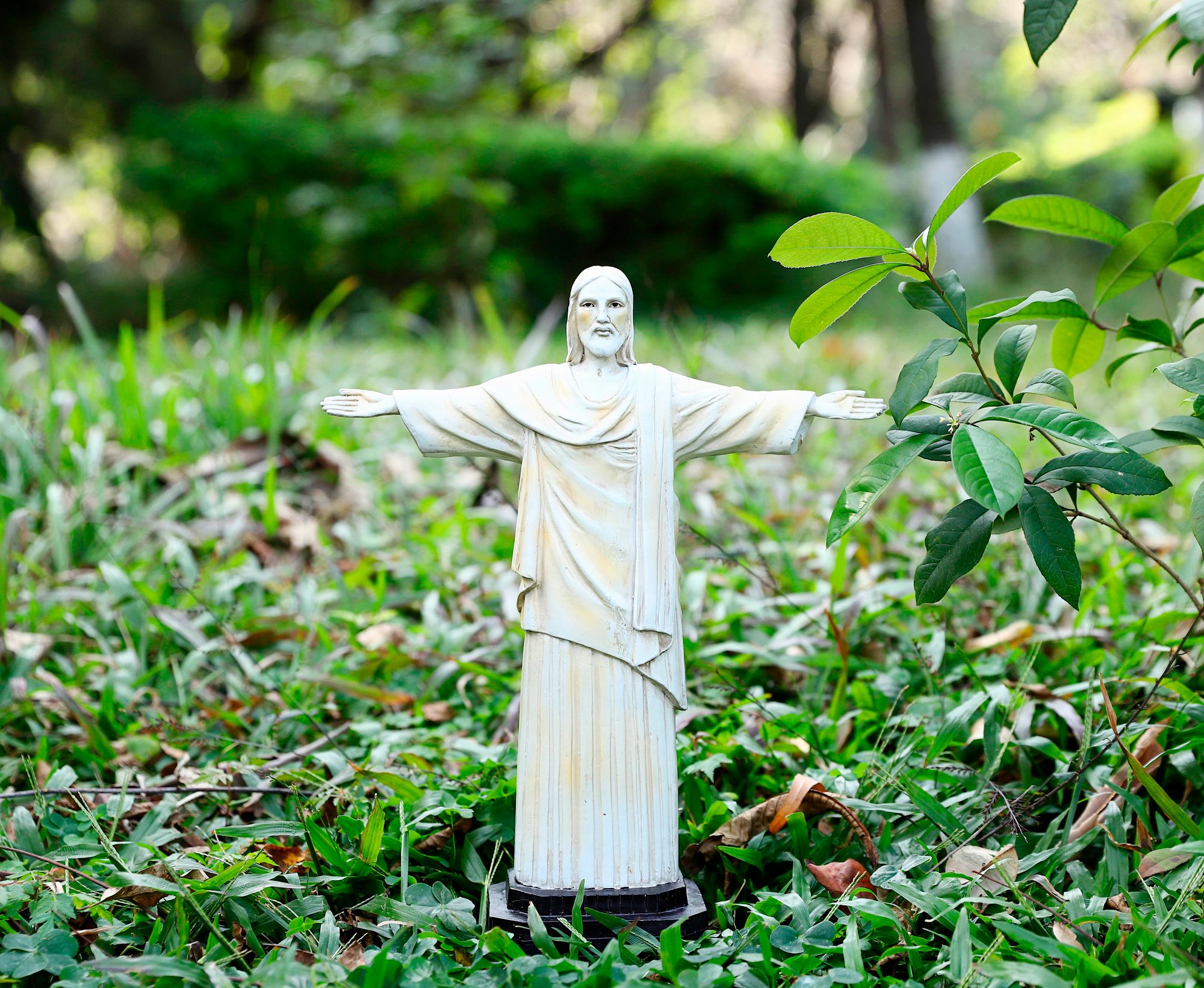 Jesus 15" High Off-White Statue with Solar LED Spotlight - #413N3 ...